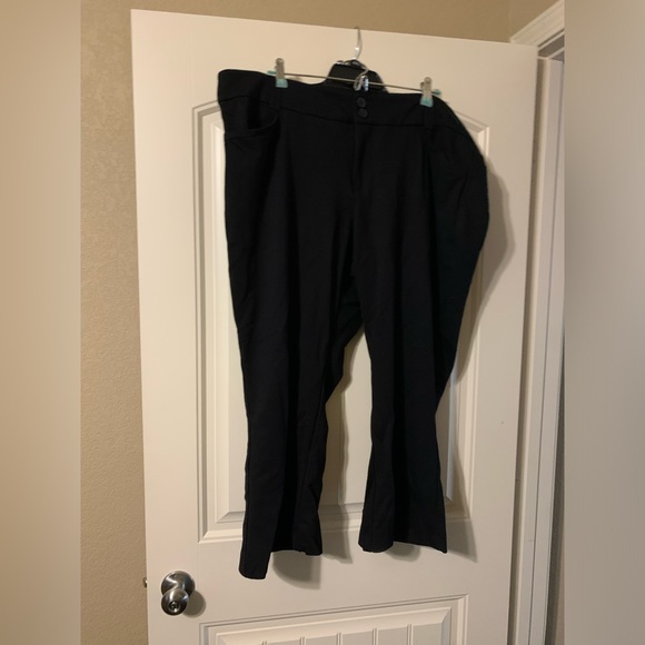 torrid | Pants & Jumpsuits | Torrid Studio Capri Pants | Poshmark